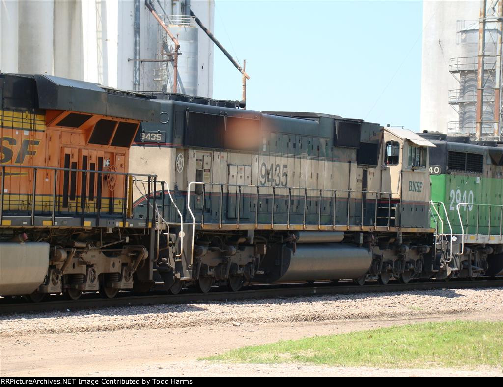 BNSF 9435